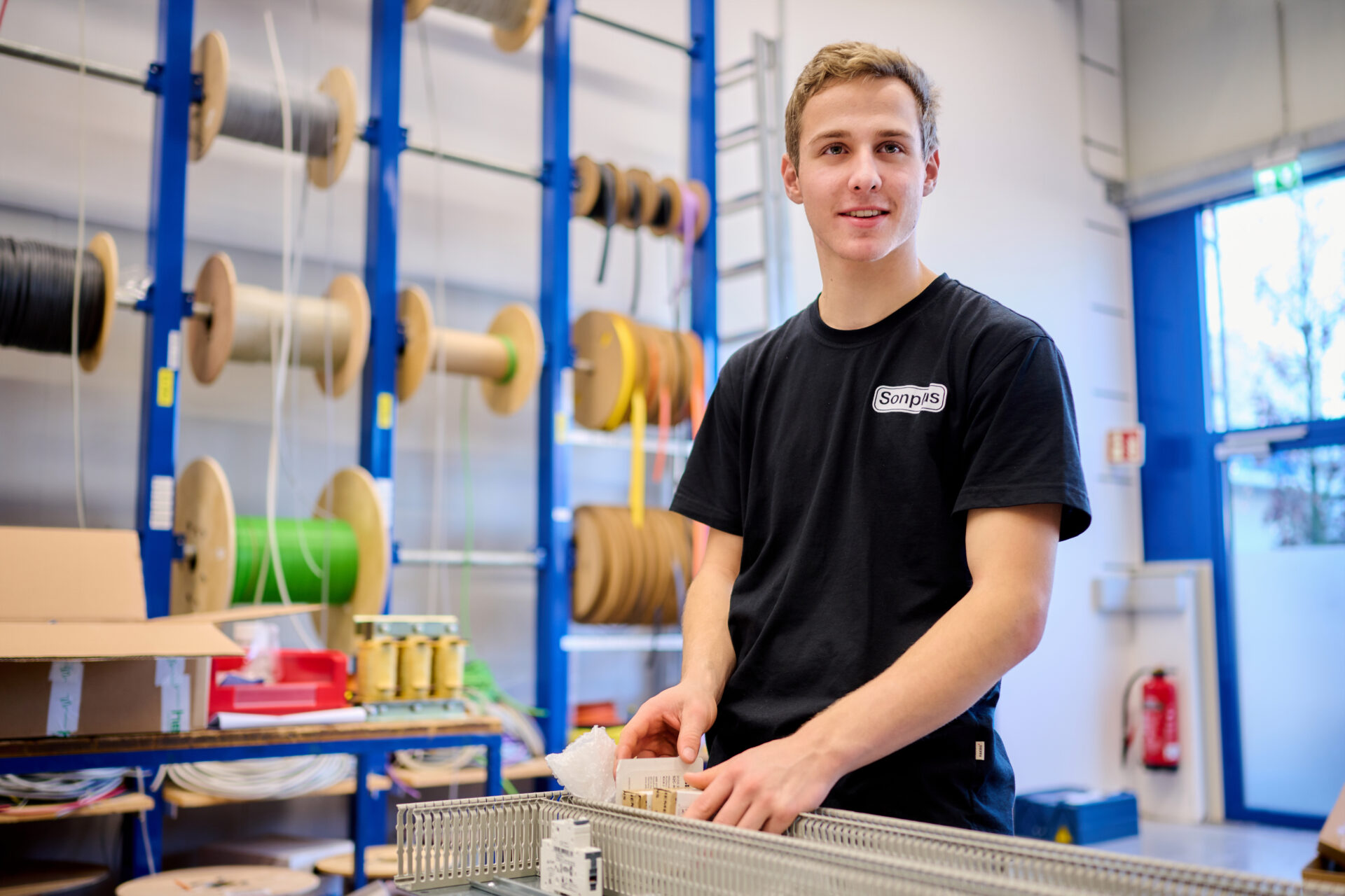 Sonplas - Montage- und Prüfanlagen Sondermaschinen - Hier informieren!